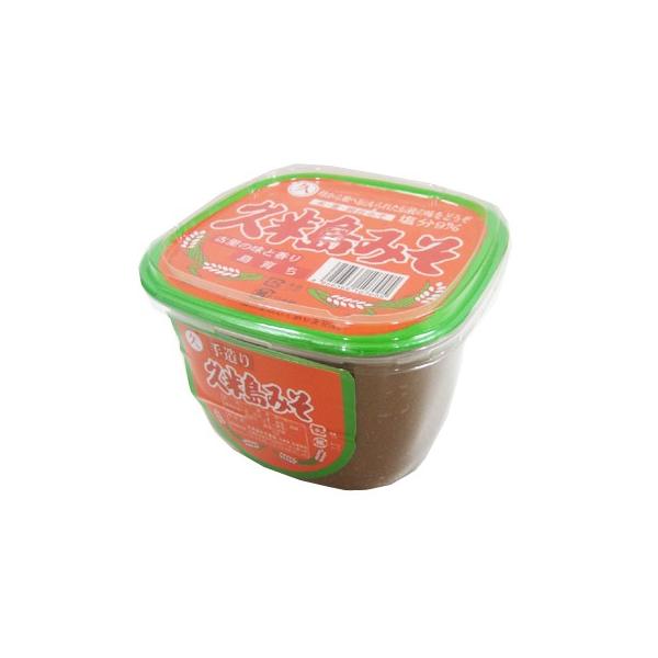 久米島は「味噌どころ」と言われるほど、昔から味噌作りが盛んな地域です。その中でも、久米島みそ食品の創業者・松堂ヨシ（通称：ヨシおばぁ）が趣味でつくり始めた味噌の味は、あまりにも近所での評判がよかったため、商売として販売するようになったのだと...