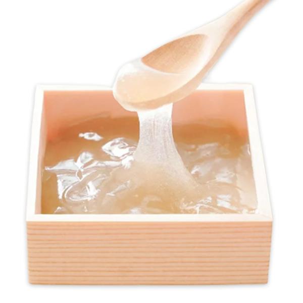 京都にある人気和菓子店、笹屋昌園の伸びるわらび餅をご家庭で手作りできるキットです。秘密の ケンミンショー でも京都の のびるわらび餅 が紹介されました。内容量：【1セット】わらび粉×2、グラニュー糖×2、黒豆きな粉×1、抹茶きな粉×1、黒蜜×1