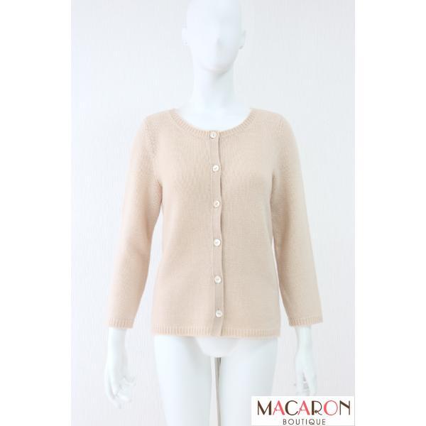 軽くてふわふわな上質カシミヤ100％のカーディガンです