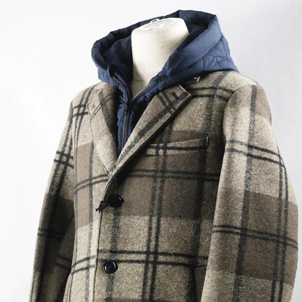 アンジェロジャパンが扱うイタリアのインポートブランド、DISTRETTO（ディストレット）チェスターコートのご紹介。カジュアルと融合した取り外し可能なフードが搭載されてベージュを主体としたチェックがとても珍しい一着です。　      肩幅 ...