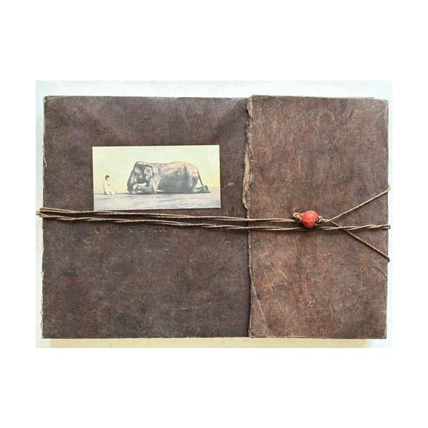 著：Gregory Colbert　出版：Flying Elephants Press（2007年）状態：並品（傷みや変色等が少ないもの）