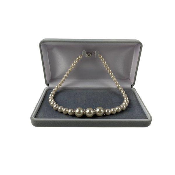 ◇素材　フロッキー(ポリエステル100％)　プラスチック　紙　サテン布　◇《カラー》　黒ケース/黒台紙　グレーケース/グレー台紙　グレーケース/白台紙　紺ケース/紺台紙◇サイズW180xD96xH35ｍｍ　　ケースの外側はフロッキー加工され...