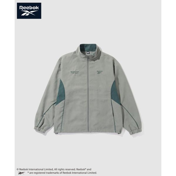 トレンドのオーバーシルエットが魅力のパイピングジャケット。カラーは、グレーグリーン・ブラック・ネイビーの3色展開です。■デザイン配色切替とラインパイピングがアクセントとなり、程よくスポーティで都会的な印象に。左胸にはブランドの象徴であるベク...