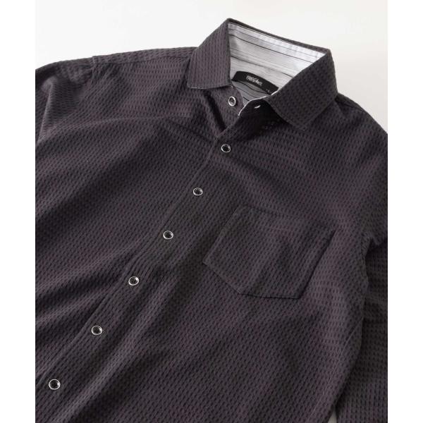 「MOSSIMO」から、凹凸感が特徴のカットソージャガード素材を使用した長袖シャツの登場です。ストレッチ性があり、凹凸感が肌への接地面を減らし、ドライな着心地が特徴。カラーは、チャコール・ブラックの2色展開です。幅広いコーデがしやすいレギュ...
