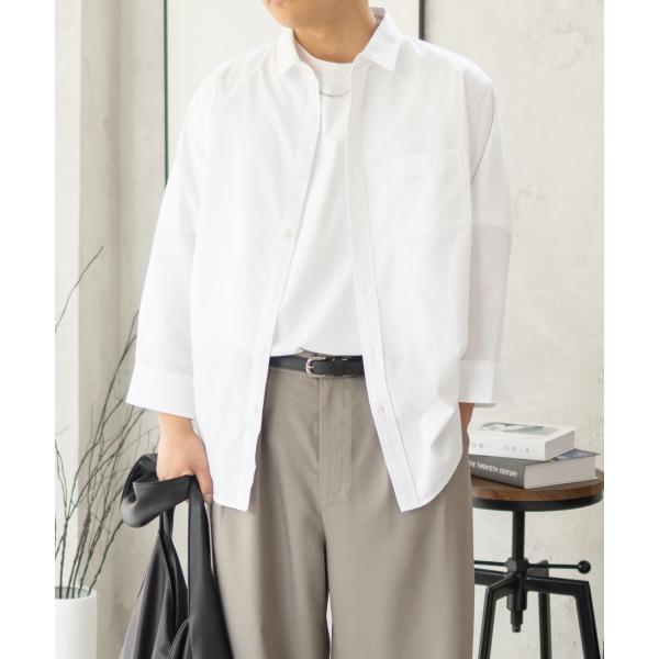 COOLMAX糸を使用し、暑い夏でも快適に過ごせる7分袖シャツ。カラーは、オフホワイト・ブラック・ブルー・ネイビーの4色展開です。■デザイン独特の杢感が魅力の生地を使用した7分袖シャツ。麻がもつ独特の清涼感のある素材感は残しつつ、シワ感を抑...