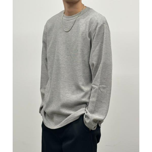 肌触りの良いワッフル素材を使用した長袖Tシャツ。カラーは、ホワイト・グレー・ブラック・ネイビーの4色展開です。速乾性能と抗菌防臭加工をプラスしたアイテムは、汗をかいてもべたつかず、臭い菌の増殖も防げます。また、部屋干しをしても嫌な匂いがしに...