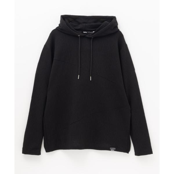 「MOSSIMO」から、凹凸感が特長的なふくれジャガードのプルパーカーが登場です。カラーは、ホワイト・ブラックの2色展開です。■デザイン切替えデザインがこなれ感をプラス。フードのロゴが引き立つモノトーンカジュアルな一枚です。■ポイント凹凸感...