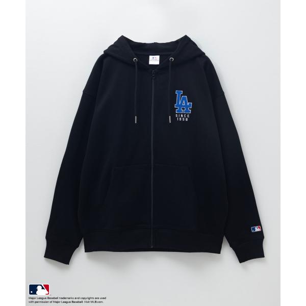 人気の「MLB」から、チームのロゴワッペンが入ったジップアップパーカーが登場です。カラーは、ブラック・ネイビー・ブラウンの3色展開です。■デザイントレンドのオーバーサイズシルエット。少し肌寒い日に羽織ったり、アウターのインナー使いにも◎チー...