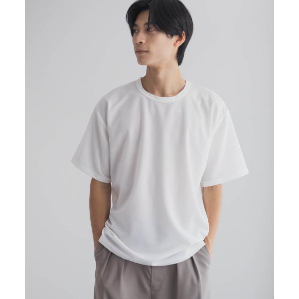 着崩れしにくく扱いやすい素材の半袖Tシャツ。カラーは、ホワイト・チャコール・ブラック・カーキ・ブルーグレー・ワイン・モカの7色展開です。■デザイン無地のシンプルなデザインでどんな場面でも使いやすい。シンプルなスタイリングでも、梨地の生地感が...