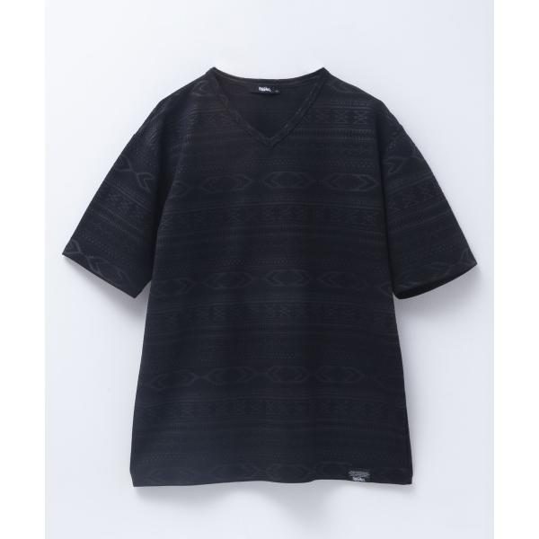 「MOSSIMO」から、オルテガ柄フクレジャガードTシャツの登場です。カラーは、ホワイト・ブラック・Pブルーの3色展開です。■デザイン主張しすぎないオルテガ柄が大人カジュアルな印象に。シンプルながらもデザイン性のあるVネックTシャツ。■ポイ...