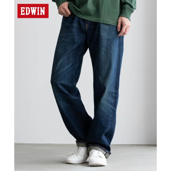「EDWIN」から、1940〜50年代を意識した13.75ozセルビッジデニムが登場。限られた物資で丈夫な物作りが強いられていた時代のデニムを再現する為、経糸に2種類のムラ糸、横糸に茶綿を使用し、シャトル機の名機とも呼ばれる【TOYOTAG...