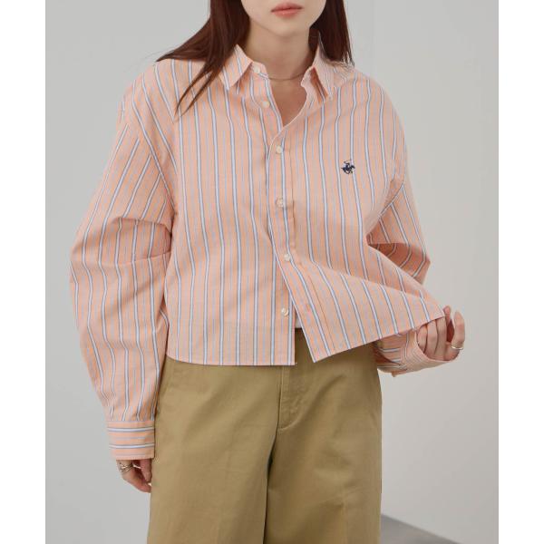 「BEVERLY HILLS POLO CLUB」から、綿100％を使用したクロップド丈シャツの登場です。カラーは、オフホワイト・ネイビーデニム・オレンジ・ブルーデニム・イエロー・ブルーグリーン・サックスブルーの7色展開です。■デザインクラ...