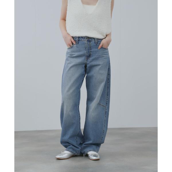 150年以上の歴史を持つジーンズブランド「Levi's(R)」から、バギージーンズの登場です。カラーは、ライトブルーです。■デザインお父さんから借りたジーンズよりもバギーなジーンズ。リラックス感のあるミッドライズのストレートレッグです。■ポ...