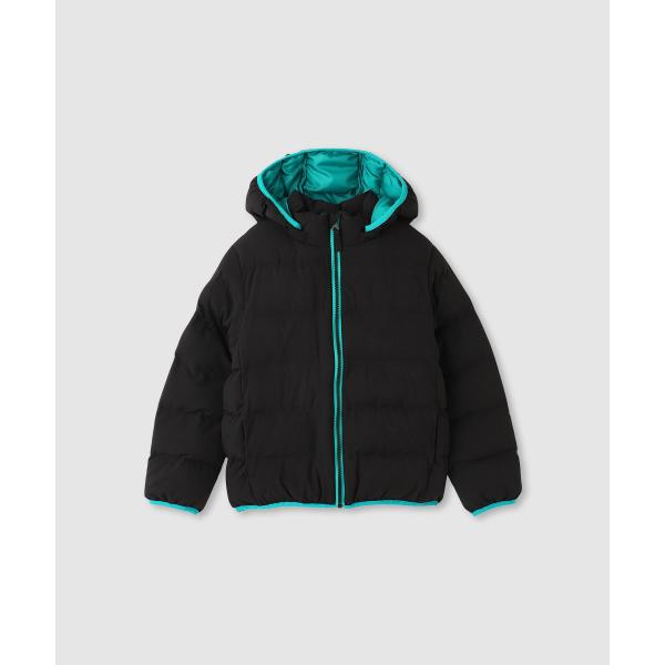 取り外し可能なフード付きの中綿キルトアウター。カラーは、ブラック・ピンク・レッド・グリーン・ネイビー・パープルの6色展開です。■デザインファスナーや裏地の配色がアクセントになり、元気な印象を与えてくれます。中綿入りで、寒い季節にも安心の暖か...