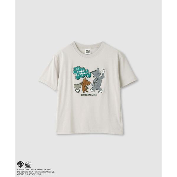 「トムとジェリー」のサガラ刺繍半袖Tシャツ。カラーは、グレージュです。■デザイン一番のポイントは、パイル状に埋められたボリューム感のあるサガラ刺繍。プリントとは一味違う、高級感のあるもこもことした質感が目を惹きます♪今っぽい、ゆるシルエット...