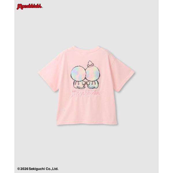 レインボーカラーのファーをあしらった「モンチッチ」の後ろ姿がかわいい半袖Tシャツ。カラーは、オートミール・ピンクの2色展開です。■デザインフロントはワンポイント、バックは存在感のあるデザインで、前後どちらから見ても楽しめる一枚です。■ポイン...