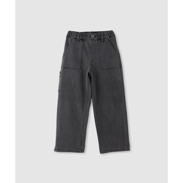 ゆるっとしたシルエットながらも、しっかりサマになるデニムペインターパンツ。カラーは、ブラックです。■デザインユニセックスで使えるデザインのため、男女問わず幅広いスタイルにマッチします。ワークテイストの大きめポケットがデザインアクセントになり...