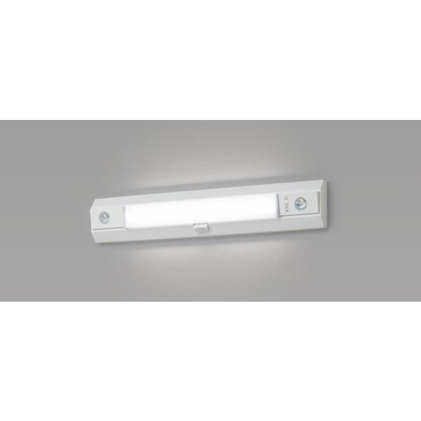 品番 : NNCF22115J LE9取付方法 ： 天井直付型　壁直付型　器具形状 ： 笠なし型　トラフ　シリーズ名 ： 非常灯兼用　ベースライト　非常用　階段通路誘導灯　一体型階段灯シリーズ　タイプ・機能 ： ミドルタイプ　階段通路誘導灯...