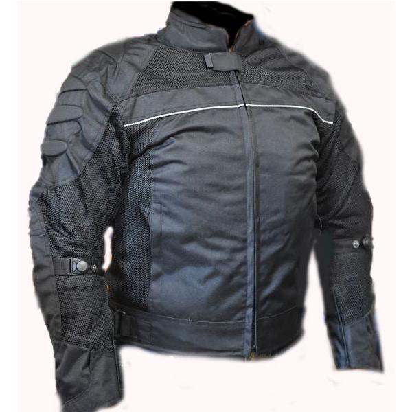 ●重量約1.5kg、表地：CORDURA（コーデュラ）、裏地ポリエステル●写真のとおり、上半身全体の各部にプロテクター装備。衝撃を軽くします。アームフィット用(2箇所)にマジックテープのアジャスター付です。めちゃくちゃいけてるジャケットです...
