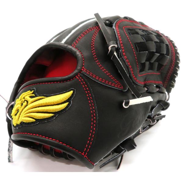 高校野球・ボーイズリーグ・ヤングリーグ使用可能！数多くの実業団選手の意見を取り入れて一から金型を作り上げ2年もの歳月を経て完成。プロ選手が使用している品質をアマチュア選手にも届けたい想いでスタート！革のハリ・ツヤ感が良く、尚且つ軽い！親指・...