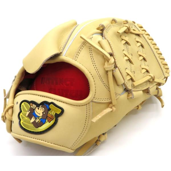 グラブの中の小指→薬指の順番に屈曲させる事で前腕回外+肘関節屈曲+グラブ側に体幹を側屈させる爆発力のあるオーバースローへと導く投手用グラブです。※こちらのグラブはSKR型の使用イメージが分かる程度に型付けがされております。（柔らかくはないで...