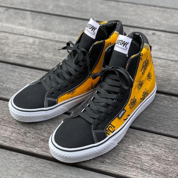 クラッシックなスケボーシューズのハイカットモデルをベースにしたデザインで一からレフラーが完全オリジナルで作り上げたSK8スニーカーLEFLAH621をレイヤーしたアイコンを総柄にしてタフな素材をベースに踵やくるぶしにクッションを入れガードし...