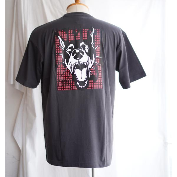 胸にさりげないロゴ　バックは、獰猛なドーベルマンをプリントしたTシャツ上質でスタンダードシルエットなボディLサイズ着丈７０、５ｃｍ身幅５５ｃｍXLサイズ着丈７５、５ｃｍ身幅５９、５ｃｍコットン１００％【range (レンジ)】range(レ...