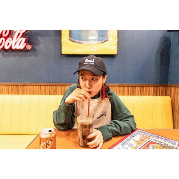 コットン１００％Designed by GummyGummy氏とのコラボレーションアイテムフルカラー刺繍が良い感じ小さめのロークラウンCAPSABBAT13 2001年 設立DEVILISHLY DELIGHTTFUL をコンセプトにダーク...