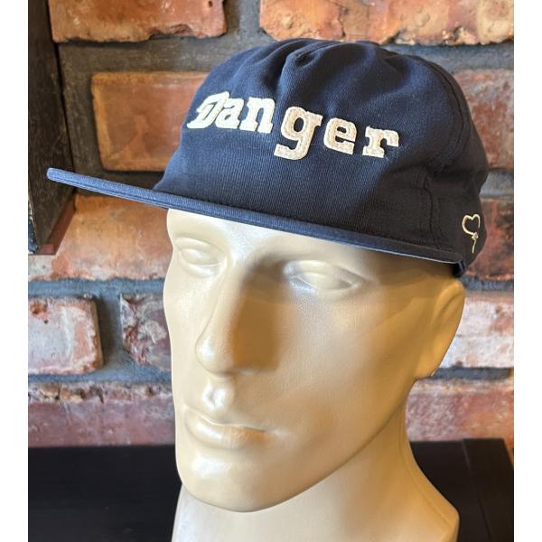アンパルクリエィテブ THE AMPAL CREATIVE キャップ DANGER Snapback S230(NAVY)今、カリフォルニアで最も注目されているライフ・クロージング・ハットブランドTHE AMPAL CREATIVEのストラ...