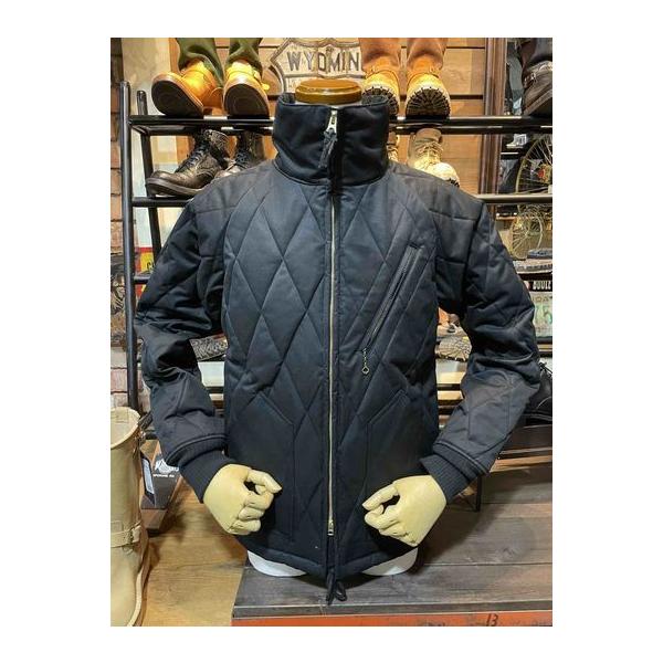 WESTRIDE  「MID VENTILE JKT」。表地に英国空軍が採用している事でも知られるVENTILEを使用。COTTON100%の超高密度織物で、化繊ではなし得ない風合いと清涼感を実現。ライニングはフリースにブランド独自開発の高...