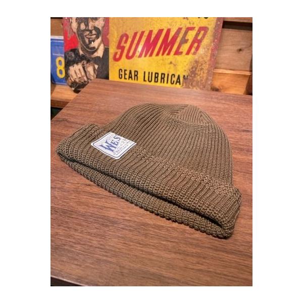 30番双糸・3本撚りの2重編みニット地を、四方つまみが多い中、6方摘みで仕上げた少し浅めの非常に被り心地の良い新作ワッチ。綺麗なラインや編み物ならではのデザイン性と着用感を楽しむことが出来るおススメの被り物。ペーパータグも着用時のアクセント...