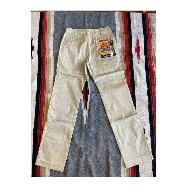 豪華キャストが一堂に会した映画『大脱走』で異彩を放つマックイーンのキャラクター。息詰まるシーンで観客を虜にしたアクションは伝説を生み出しました。そんなV.HILTSのキャラクター作りに一役買ったのがストイックなまでにこだわったコスチューム。...