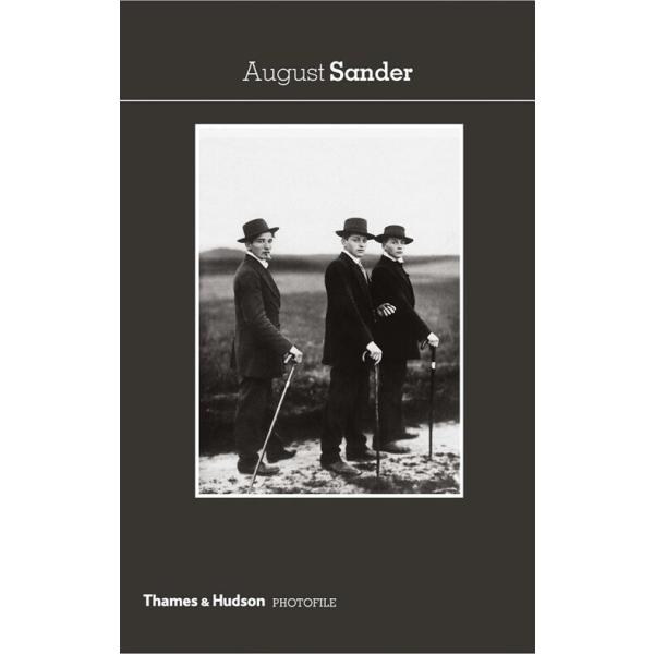 【お取り寄せ・キャンセル不可の商品】：2週間~4週間でお届け（お急ぎの方はご遠慮ください。）　／　【本の説明】144ページ　124*191mm　言語：English　国：イギリス　249g　ISBN：9780500411131　／　【本の内...