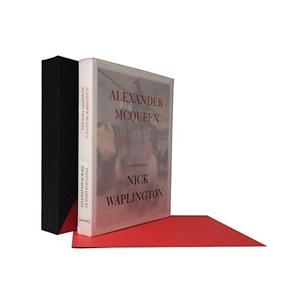 【お取り寄せ・キャンセル不可の商品】：2週間~4週間でお届け（お急ぎの方はご遠慮ください。）　／　【本の説明】304ページ　254*305mm　言語：English　国：イタリア　1496g　ISBN：9788862083560　／　【本の...