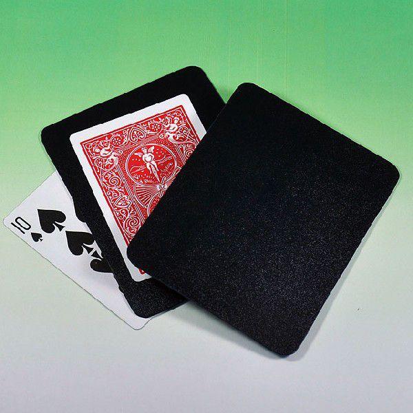 コースターをトランプが貫通する！コインの貫通も可能。バイスクルカード仕様