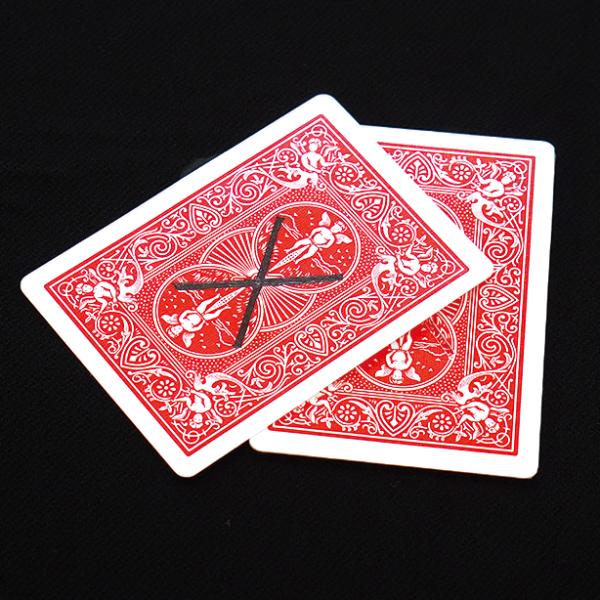 デックのトップからX印が、お客様の選んだカードに染み込んでいく？インクがカードを通り抜けるように！