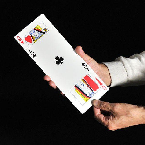 ハートのQのトランプがズズーと伸びて２倍ほどの長さに！ジャンボトランプで迫力もジャンボ！【宴会】