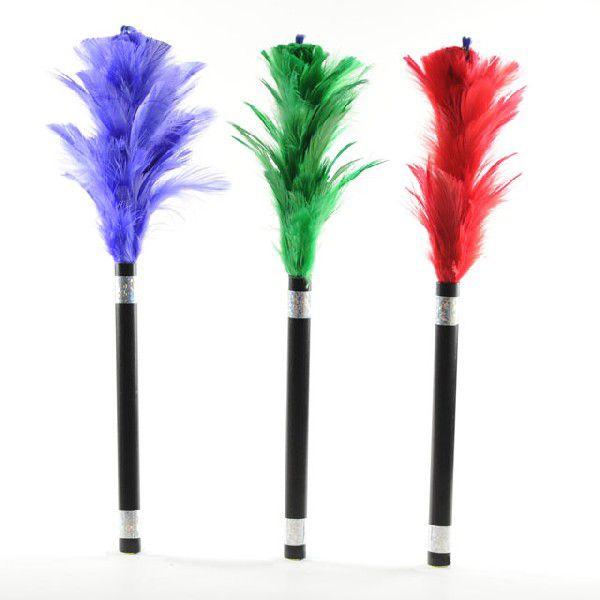 柄のついた３本のフェザーがワンタッチで色変わりする！