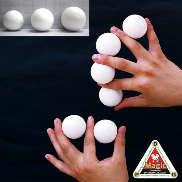 直径40mm。ボールが指の間で増えたり消えたり！（輝く滑らない特製ラバーボール 4個・シェル2個付）【出消】