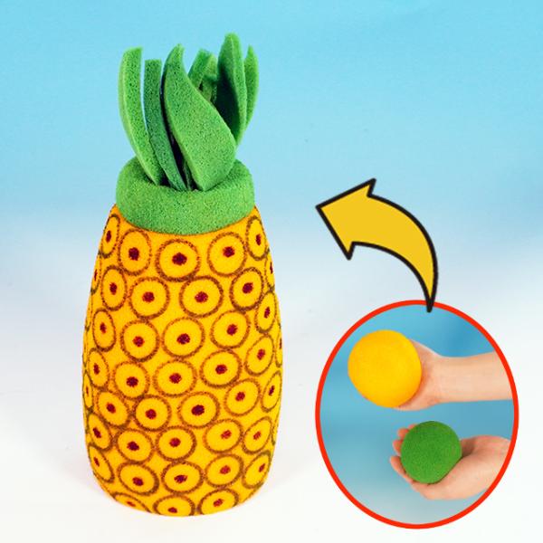 スポンジ製の2つのボールが、倍以上の大きさのパイナップル（高さ約22cm）に変わってしまう！？【キッズ】【夏】