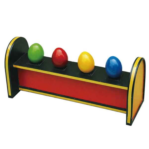 スタンドの上の赤・青・黄・緑と４色のカラーエッグから、お客様が取り上げた色を、全く見ないで当てる！？【キッズ】