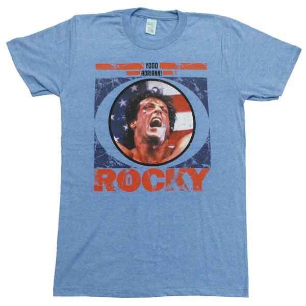 アメリカの偉大なアクションスター、シルヴェスター・スタローンが演じる、映画ロッキーの海外ライセンスTシャツが大人気。掲載品は、星条旗を背にロッキー（スタローン）が雄叫びを上げる、迫力のロッキーTシャツです。街中でカジュアルに、ジムやエクササ...