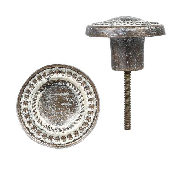 商品説明父が大切にしていた古いワードローブ。少し古いけれどまだ十分に使える。少しだけパーツをアレンジして、彼に第二の人生を与えよう。アイアンの重厚感と、使い込まれた雰囲気を醸し出すアンティーク加工は、取り付けた家具に説得力を持たせてくれる程...