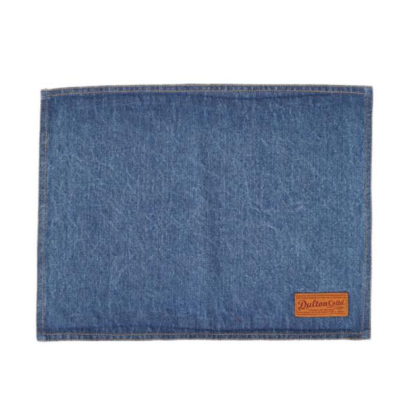 商品説明いつもは大胆に大皿に盛り付けている私も、たまには少し気取ってランチョンマットを使います。でも、毎日囲む食卓は、畏まり過ぎずにしたいもの。デニム等のカジュアル素材のランチョンマットなら、ちょっぴり気取れる良い塩梅です。手作り？と聞かれ...