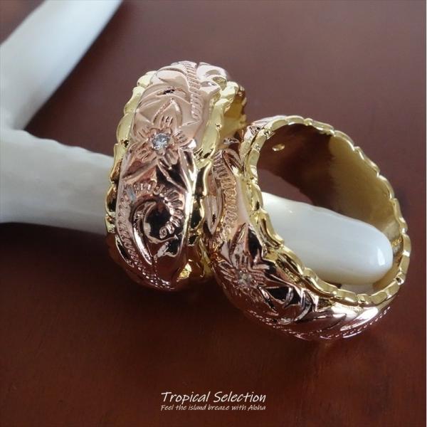 スクロール（波）とプルメリア（花）、ハワイのネイチャーをモチーフにしたトラディショナルな模様のリングです。フラワーの中央ではCZが輝きます。ローズゴールドとゴールドの贅沢なダブルトーンカラー、リング側面の立体感あるカット加工がキラキラ感を高...