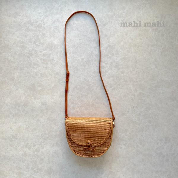 まあるいフォルムのショルダーかごバッグ♪◎内布ブラックどんなスタイルにも合わせやすいシンプルなブラック◆シックでクールな定番カラーです♪インスタグラム開設しました↓https://www.instagram.com/mahi_mahi766...