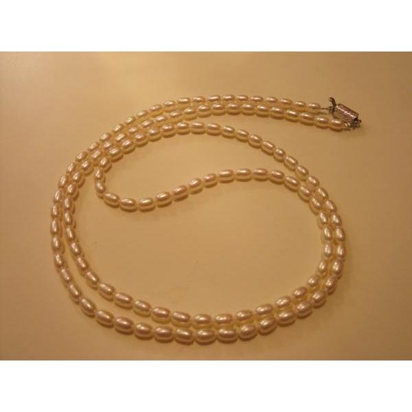 クラスプ：SV製淡水（上）ライスパール 123pcs - 4.5〜5mm/7〜7.5mm加工：チタンワイヤー通し全長約 90cm参考小売価格 70,000円