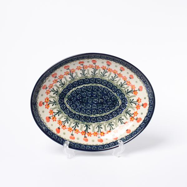 ポーリッシュポタリー Ceramika Artystyczna ツェラミカ アルティスティチナ社製 ノワール マルチプレート 。ほどよい大きさと使いやすいフォルムで、パスタやカレー、メインディッシュやサラダなど何にでも活用できるプレートです...