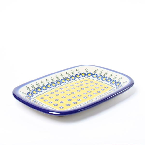 ポーリッシュポタリー Ceramika Artystyczna VENA ヴェナ社製 長方形盛皿・小製造元での呼び名は「Rectangular platter」（長方形の大皿）。スクエアが格好いいお皿です。 サイズ：約24cm×17cm高さ...