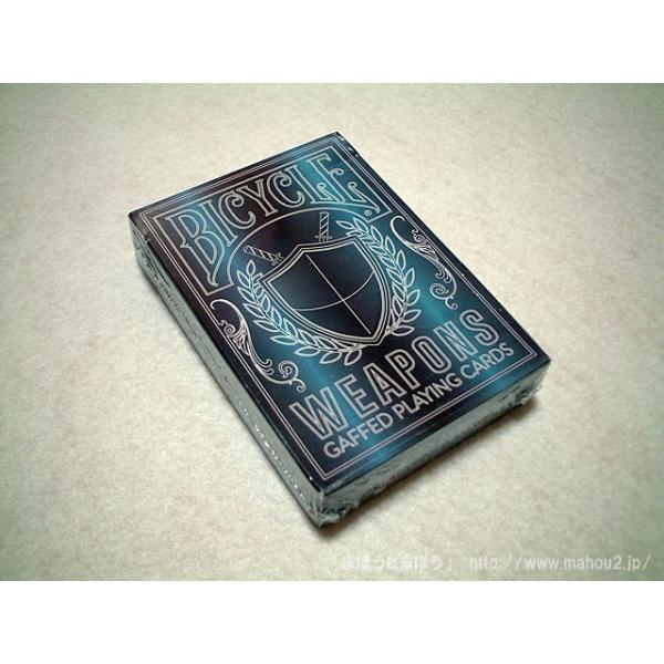 一組に様々な特殊デザインカードが入ったバイスクルトランプ。定番カードから最新のデザインまで新旧織り交ぜた構成です。インターネットにて使い方の解説動画（英語音声）が見られます。